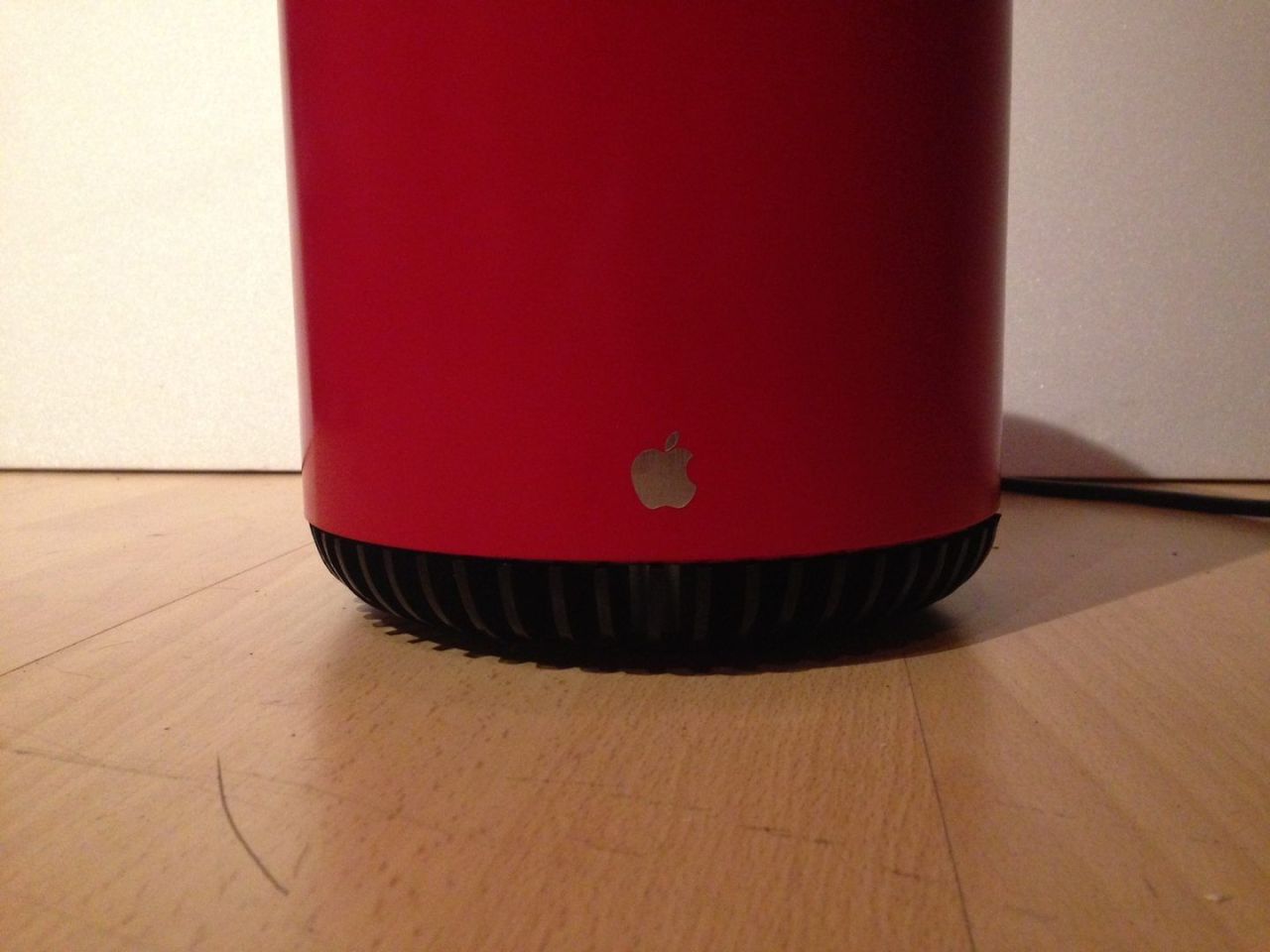 This Mac Pro Hackintosh Was Made From An Actual Trash Can [Gallery ...
