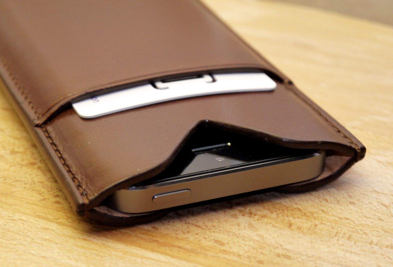 Fulki's Handmade iPhone 5s Pocket: As Robust As It Is Beautiful [Review ...