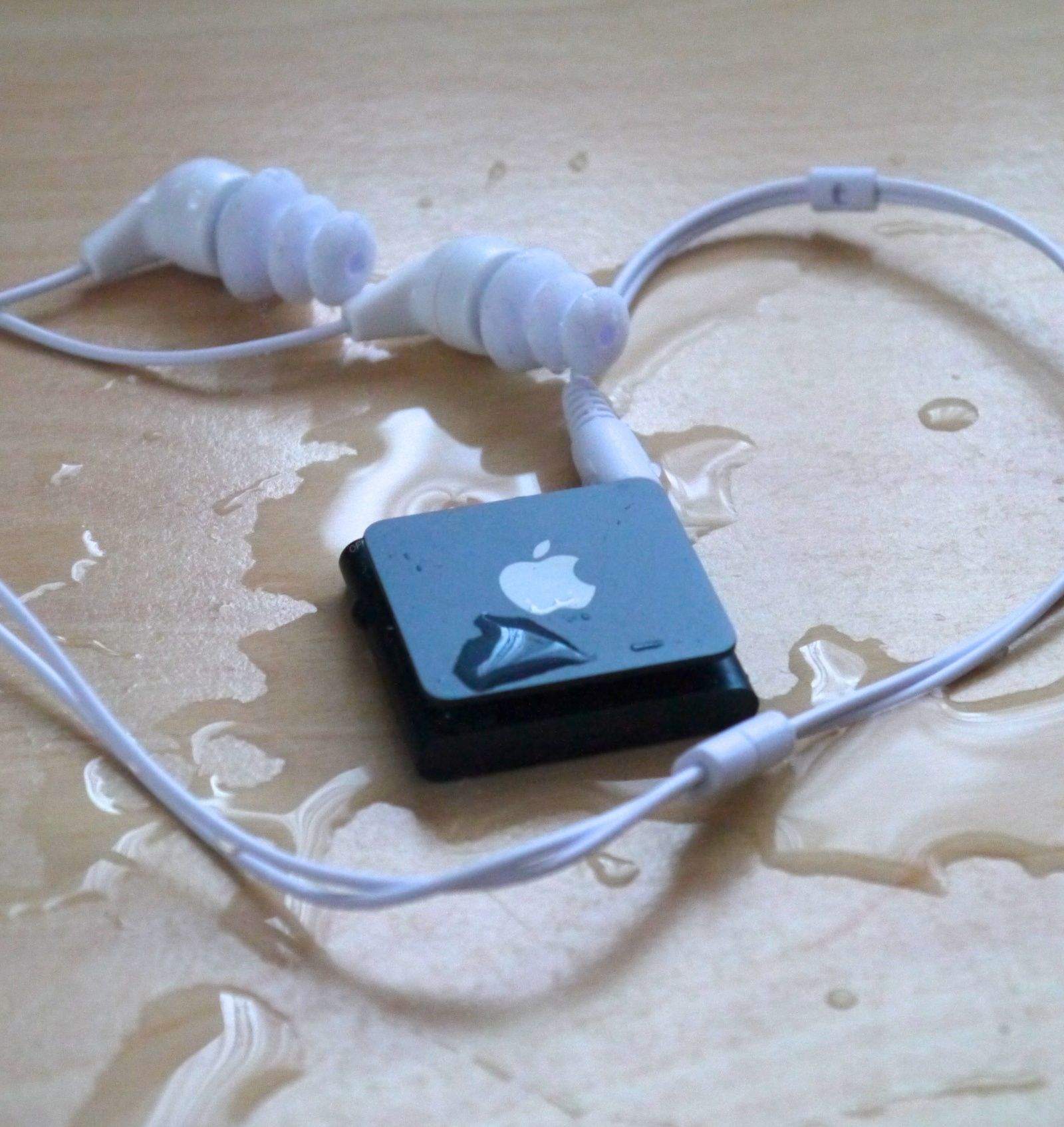 It's Safe To Swim With Your iPod Thanks To Underwater Audio's Magic ...