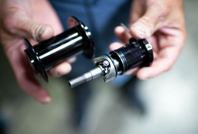 Pump-Hub, an ingenious system that keeps bike tires inflated, is ready ...