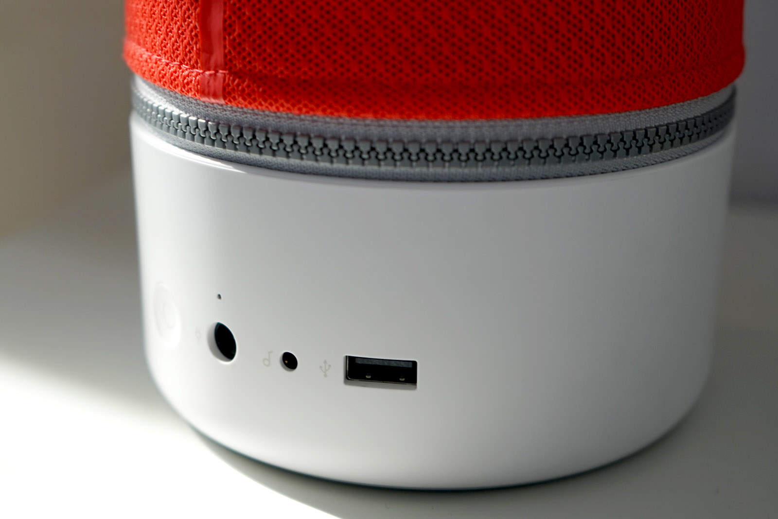 Review: Libratone Zipp(s) powerful sound into stunning design
