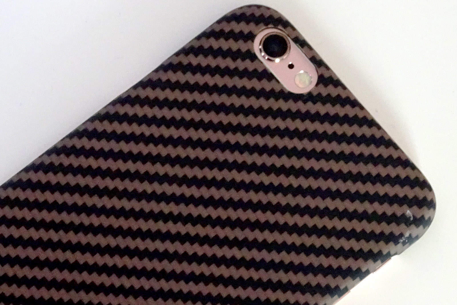 Bulletproof iPhone case!? Pitaka Aramid iPhone case