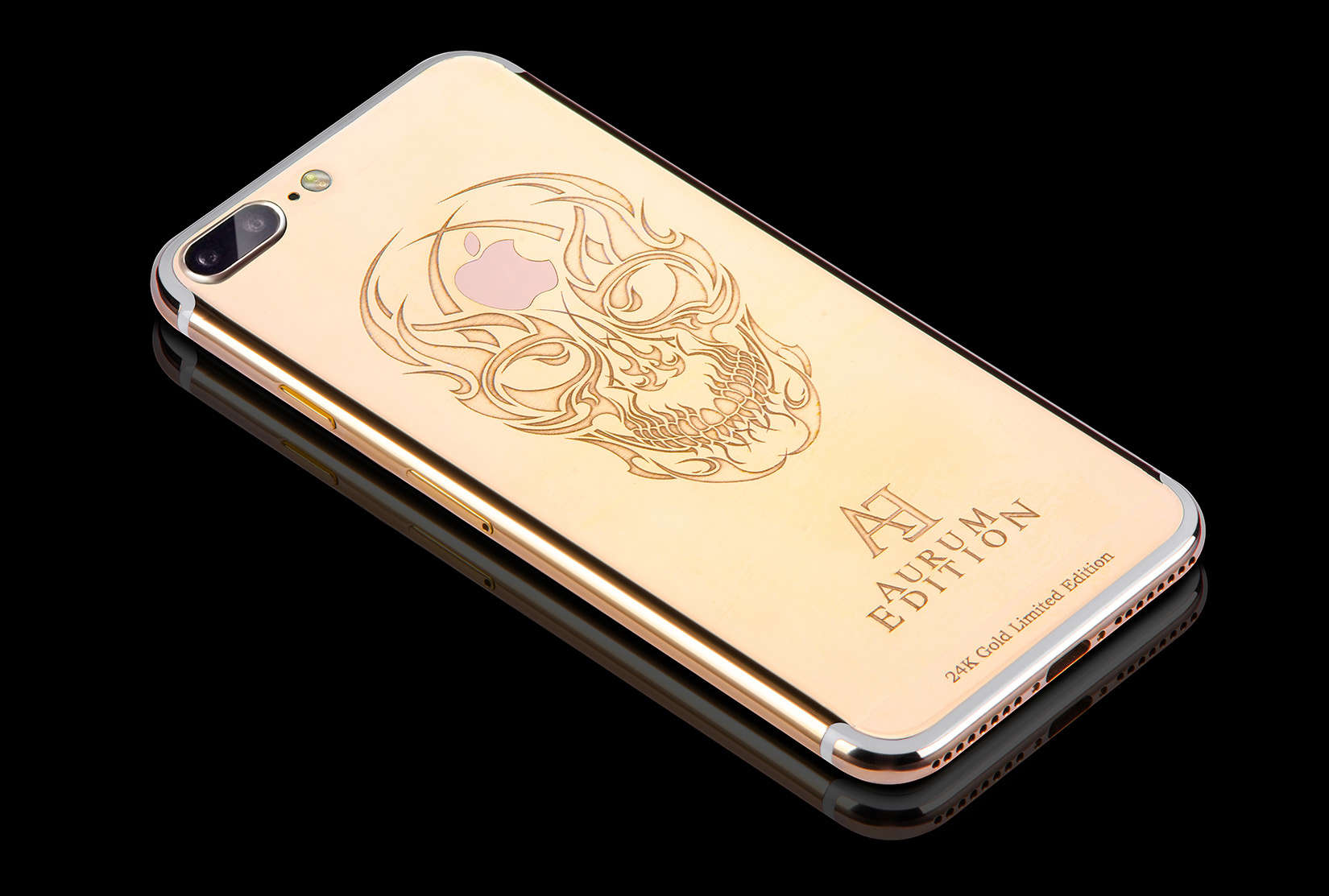 Ukrainian craftsman takes iPhone into new badass gilded era