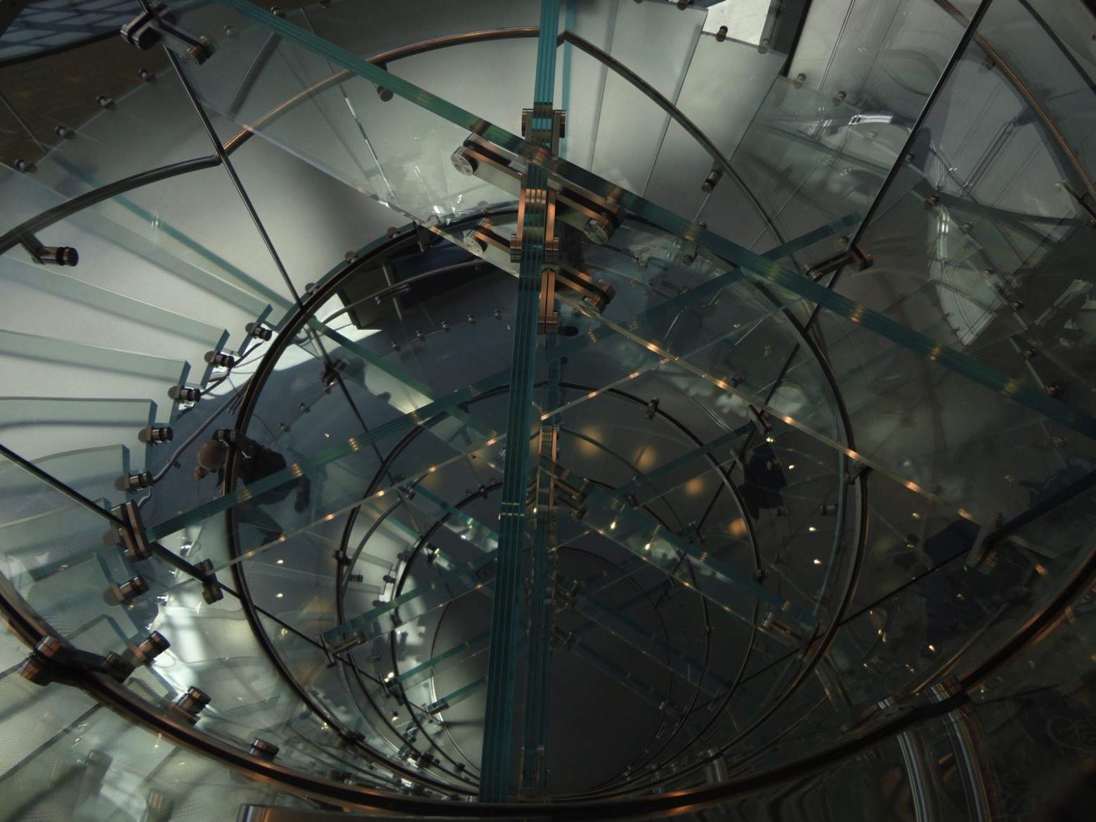 Apple Store's glass staircase wows NYC: Today in Apple history