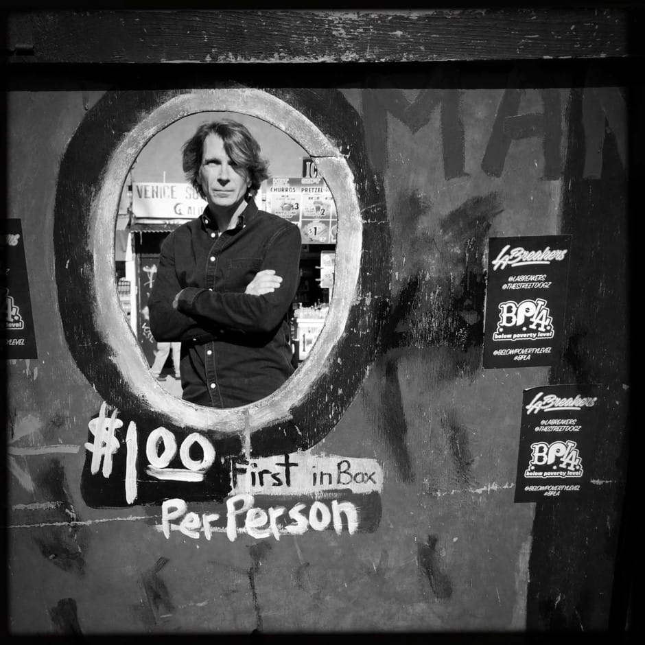 iPhone photog shoots gritty street scenes 'from the hip' | Cult of Mac