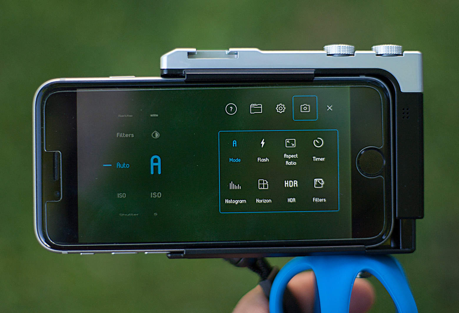 The Pictar One iPhone camera grip goes on sale today on mymiggo.com.