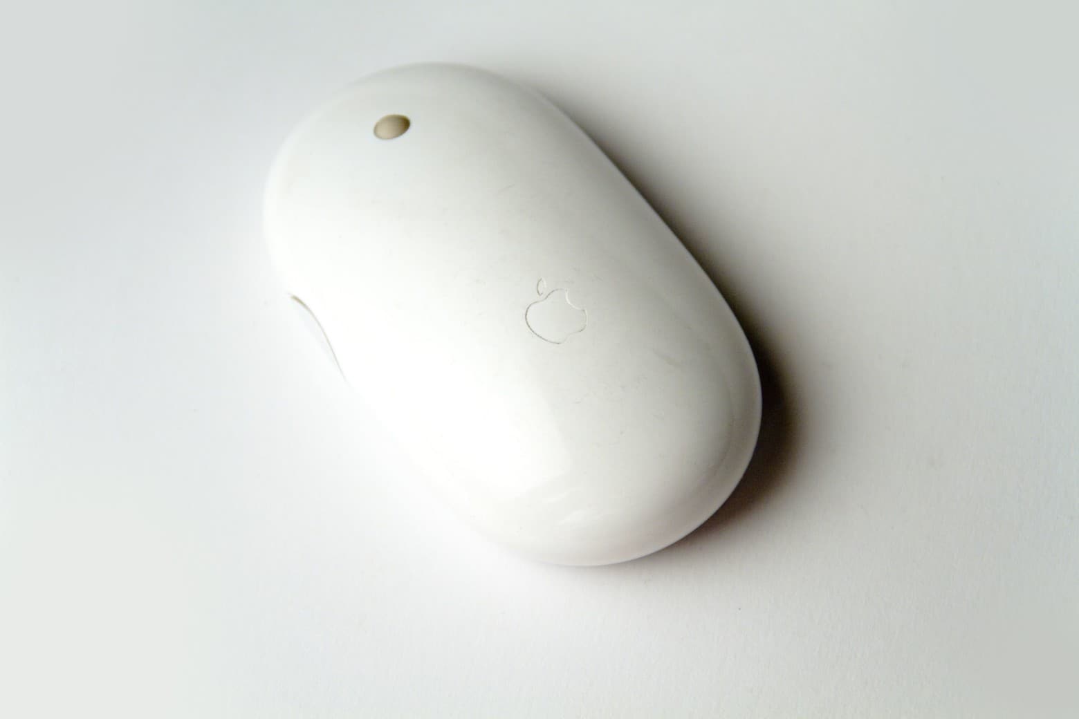 Wireless Mighty Mouse adds laser tracking: Today in Apple history