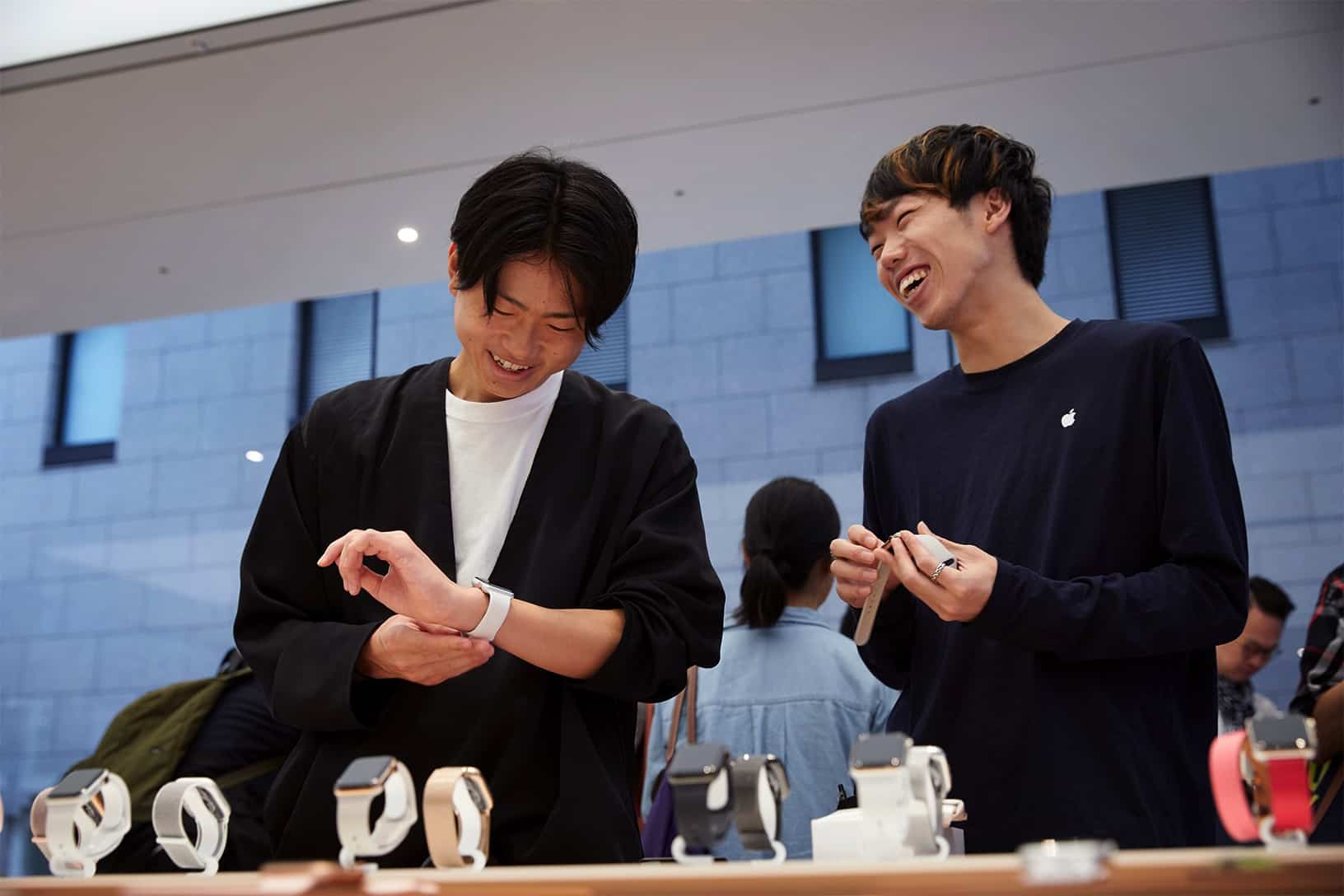Smiling Apple fans show off their new haul of devices | Cult of Mac