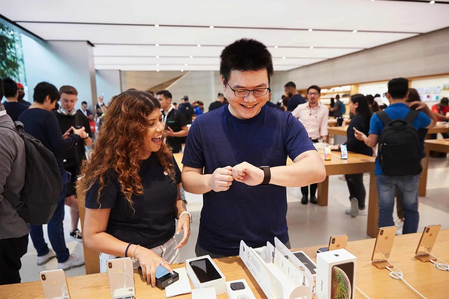 Smiling Apple fans show off their new haul of devices | Cult of Mac