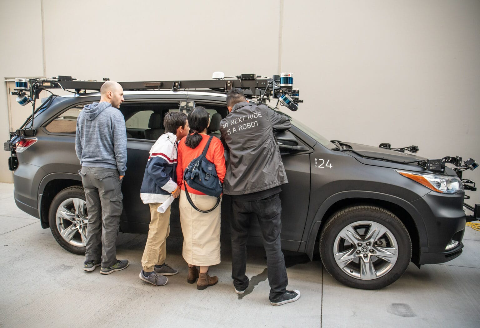 Amazon may acquire self-driving startup employing ex-Apple Car workers