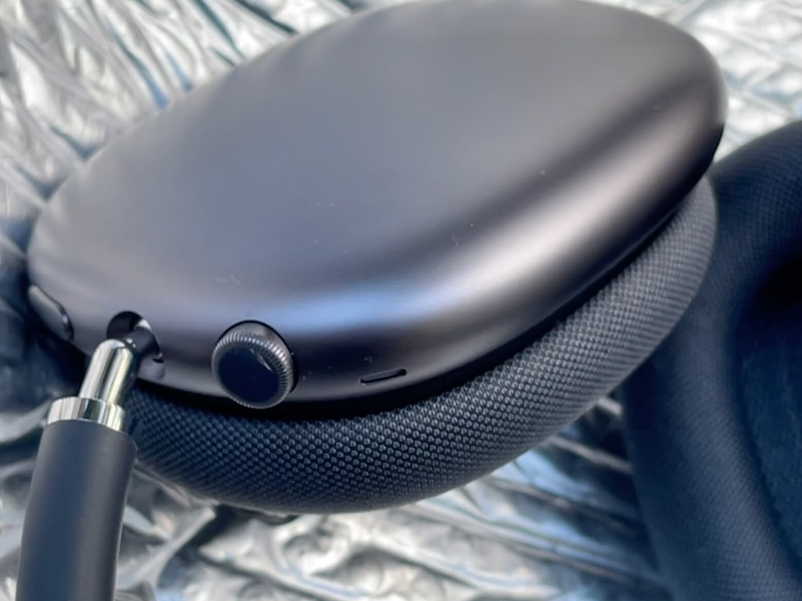 AirPods Max review: Apple's high-end headphones excite your ears