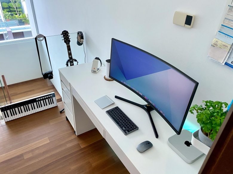 Mood-lit musician isn't grooving to M1 Mac mini's sound [Setups] | Cult ...