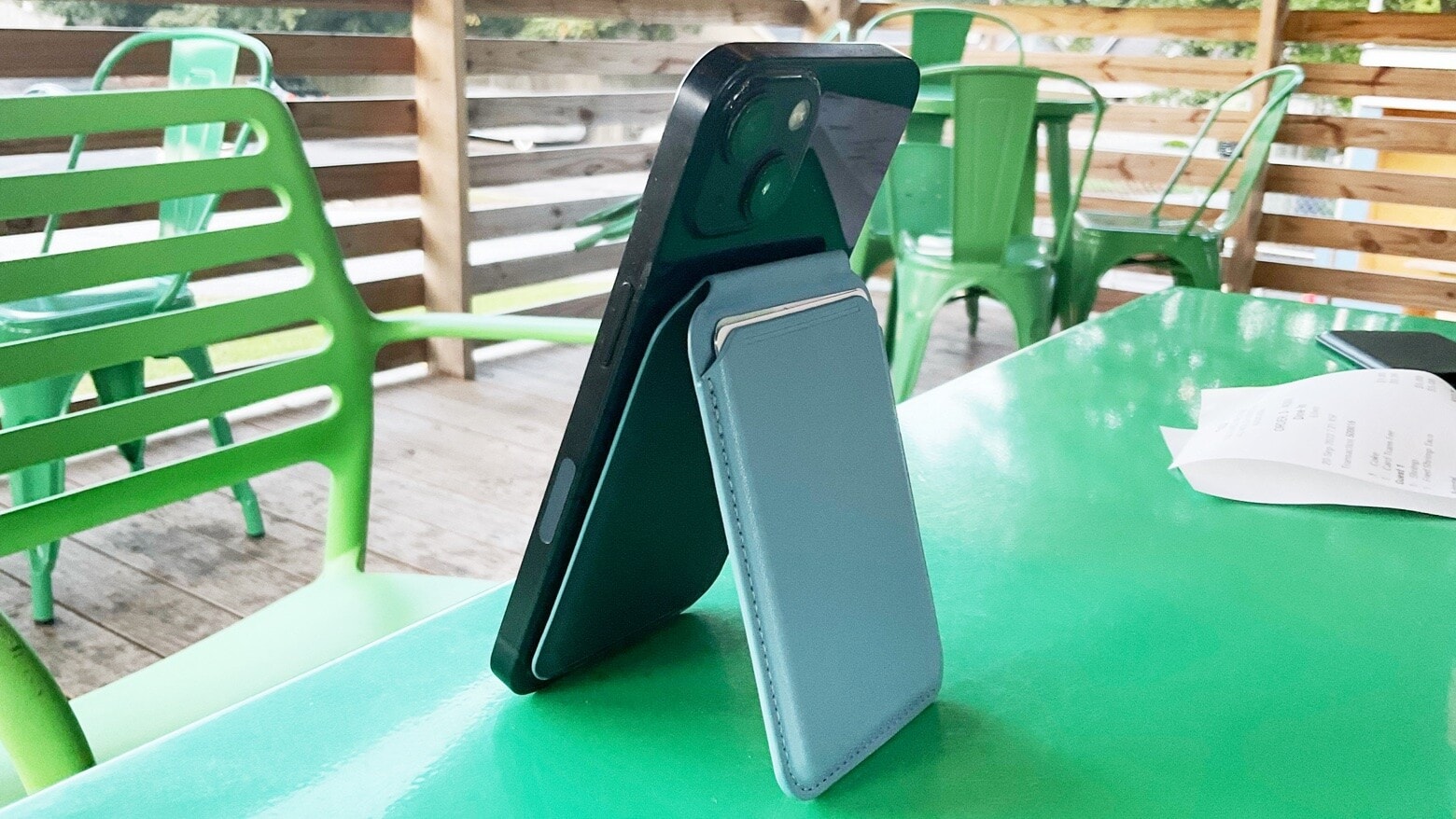 Moft Flash Wallet & Stand review: Two iPhone accessories in one