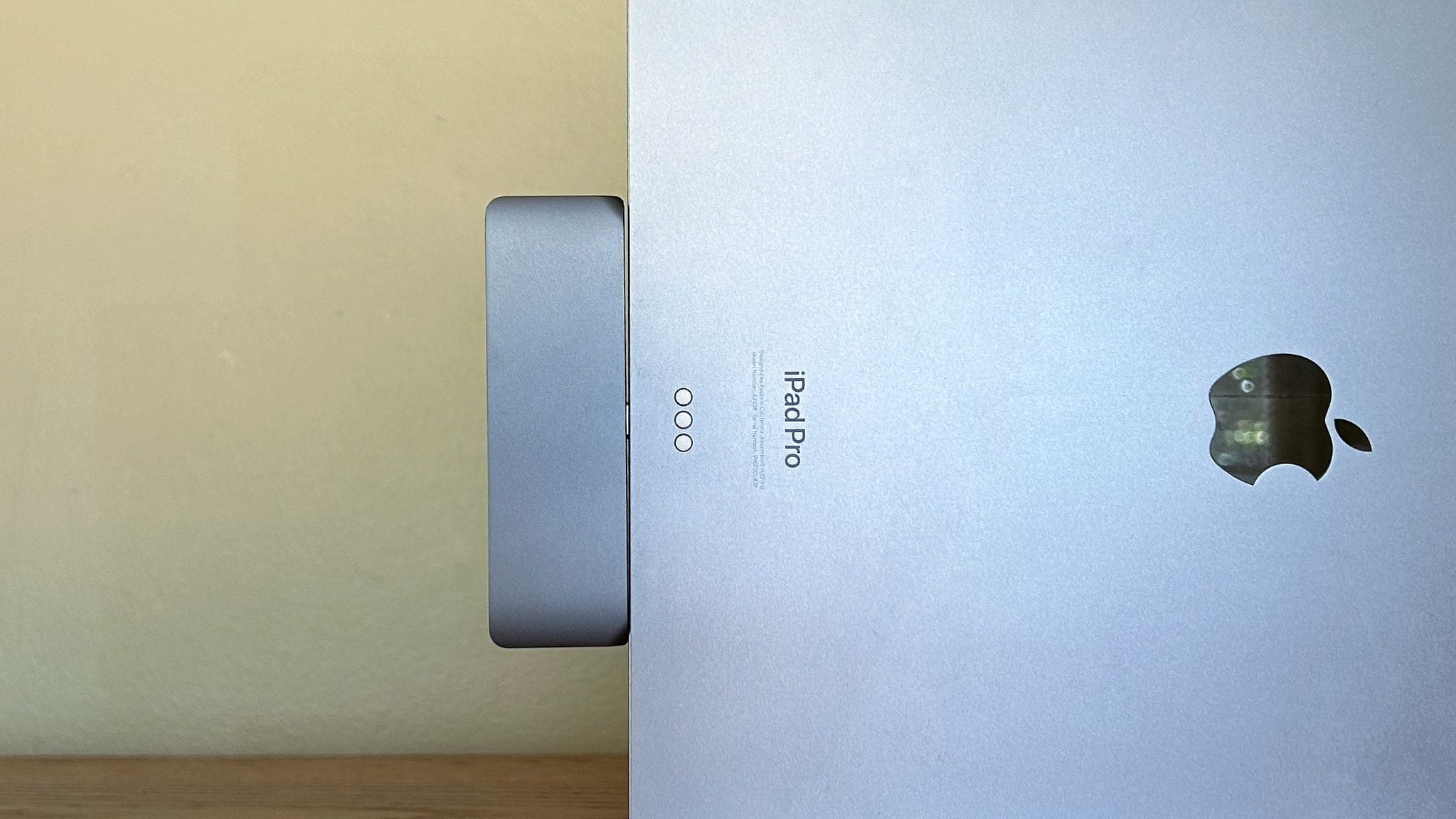 Add 6 ports to your iPad with this tiny, clip-on hub [Review] | Cult of Mac