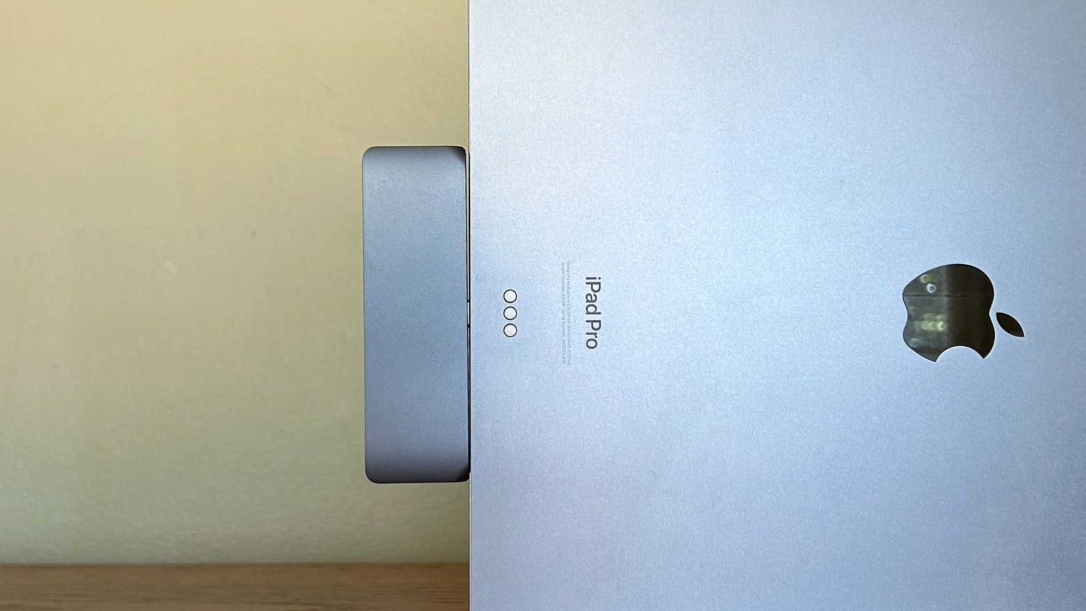 Add 6 ports to your iPad with this tiny, clip-on hub [Review] | Cult of Mac