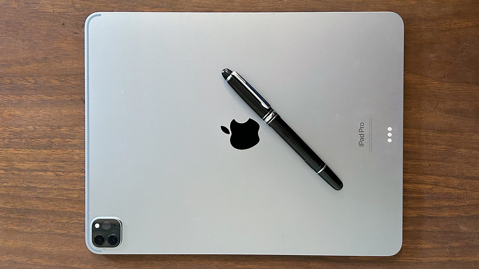 Adonit Star brilliantly merges iPad stylus with fountain pen [Review]