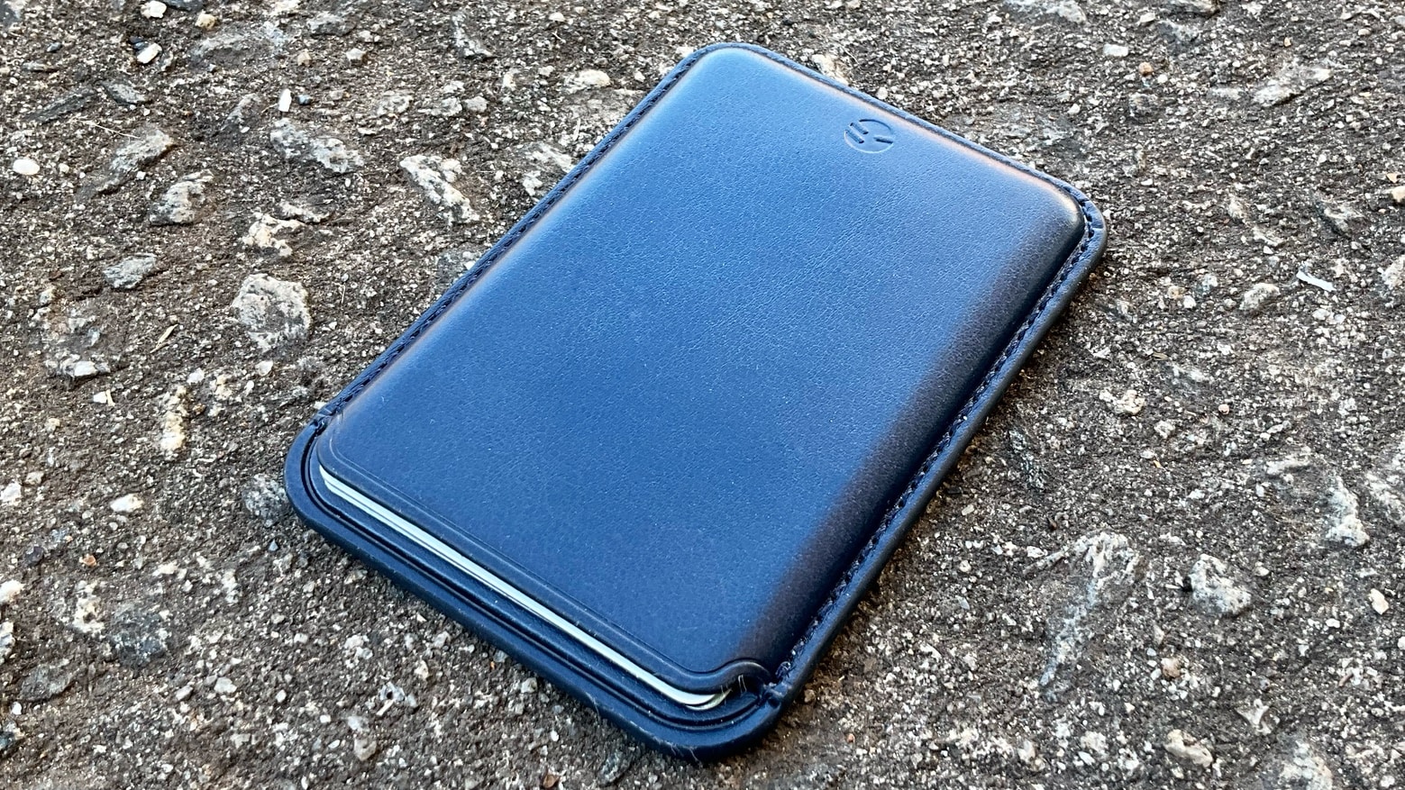 SwitchEasy MagWallet review: Slim, magnetic iPhone wallet