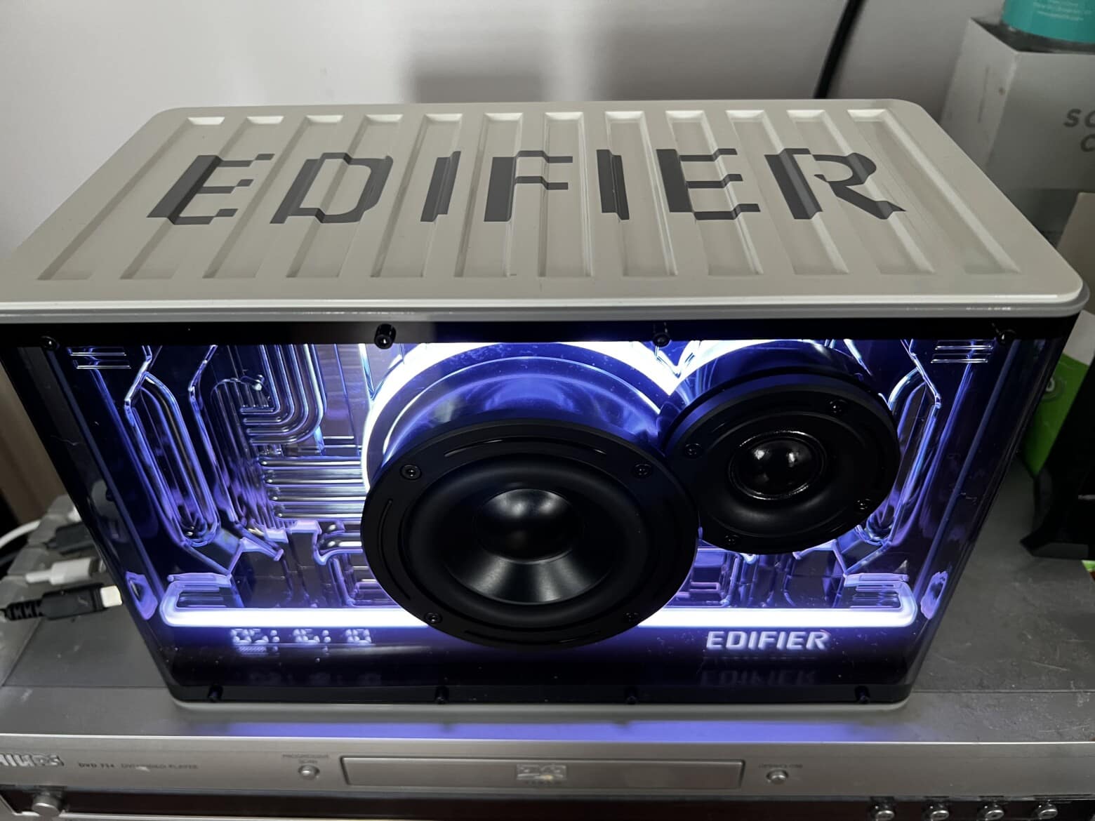 Edifier QD35 review: Speaker boasts bright lights, big sound | Cult of Mac