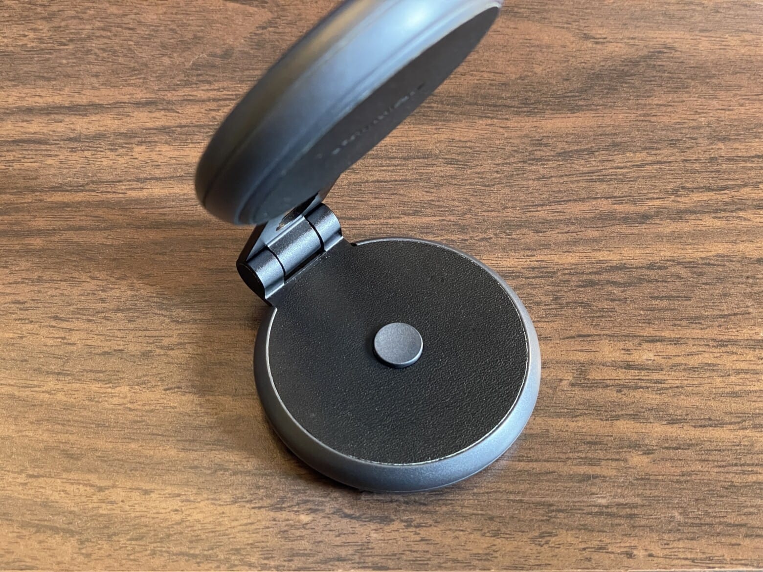 Stick your iPhone to this foldable MagSafe stand [Review] | Cult of Mac