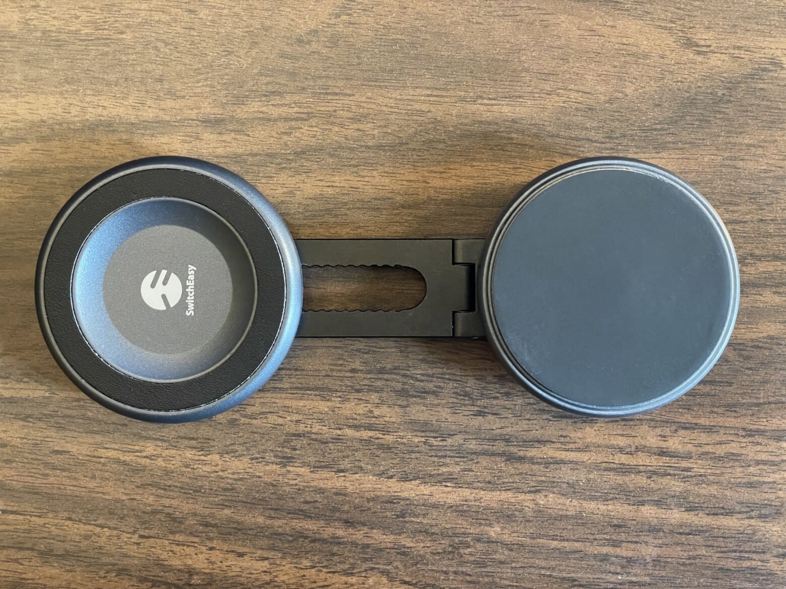 Stick your iPhone to this foldable MagSafe stand [Review] | Cult of Mac