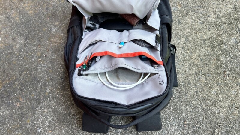 HyperPack Pro review: Backpack with Find My location tracking
