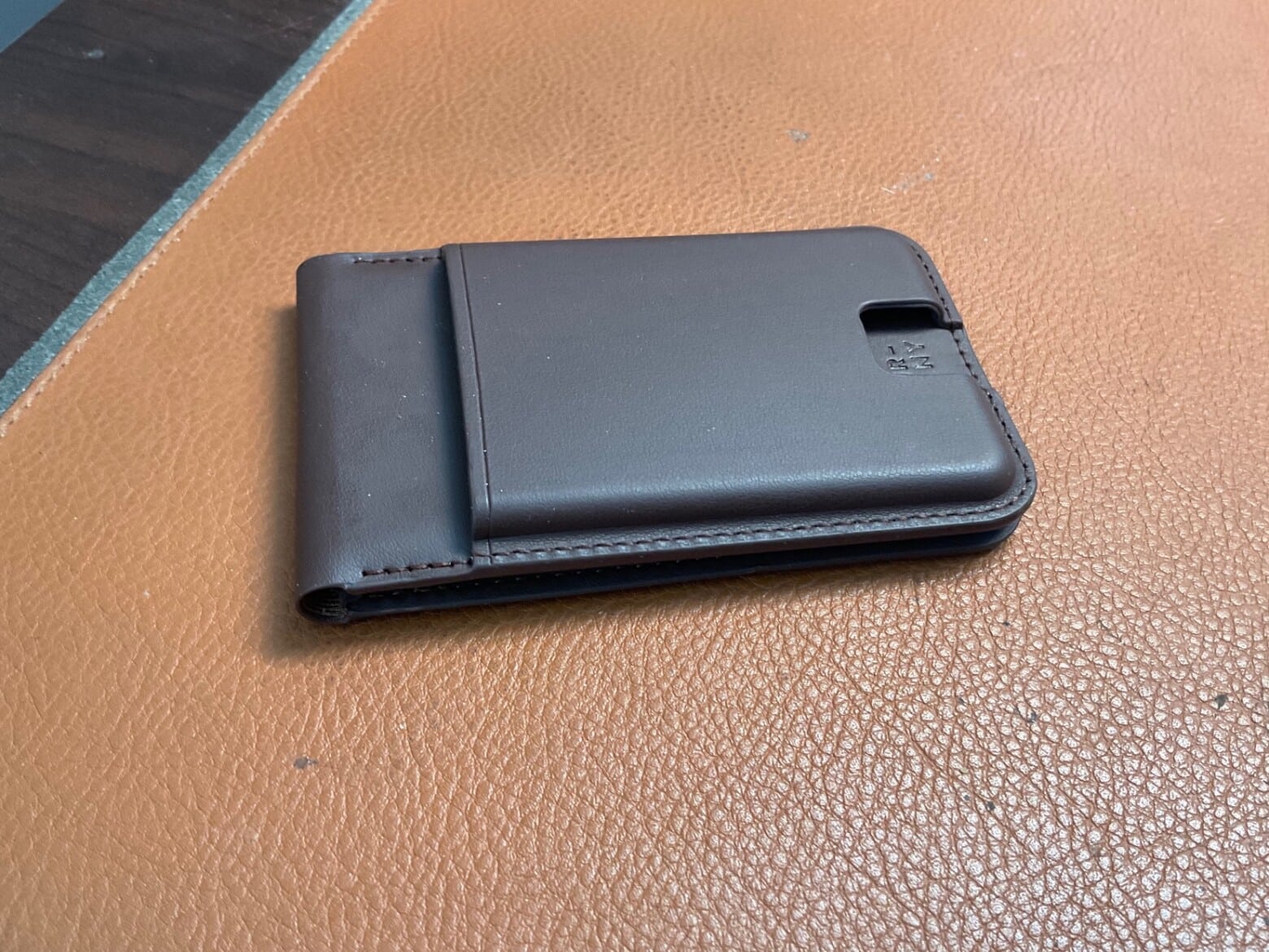 Handsome new magnetic wallet doubles as iPhone stand [Review] | Cult of Mac