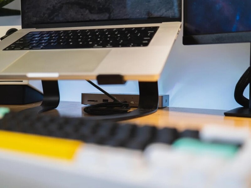 Fun 'overly complicated diagram' lays out complex MacBook Pro rig ...