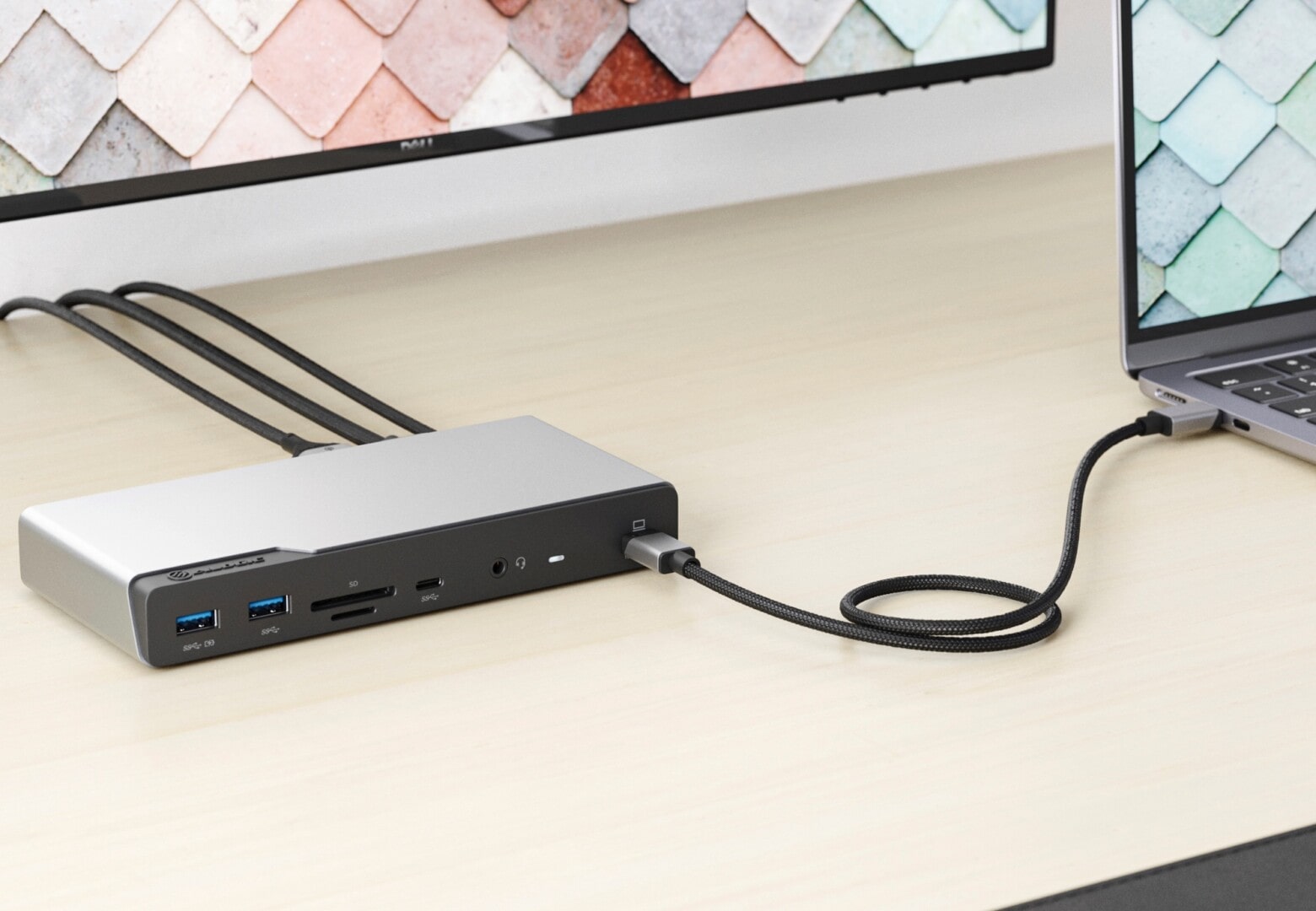 New universal quad dock extends your laptop to 4 screens | Cult of Mac