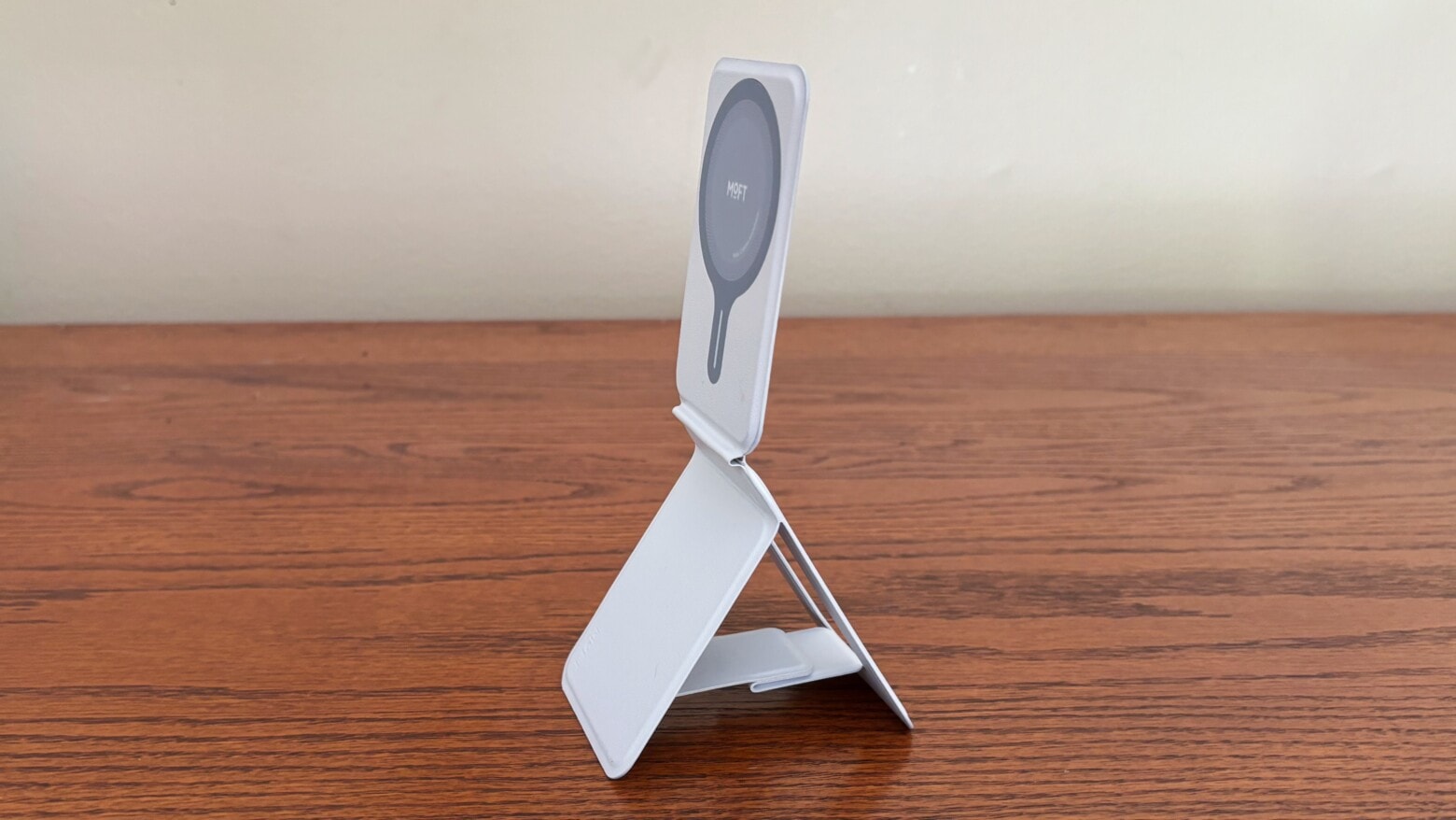 Moft Snap Phone Tripod Stand review: Lifts iPhone way, way up