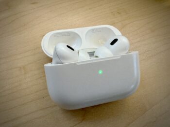 Reset AirPods Pro or AirPods Max: Soft and hard reset explained | Cult ...