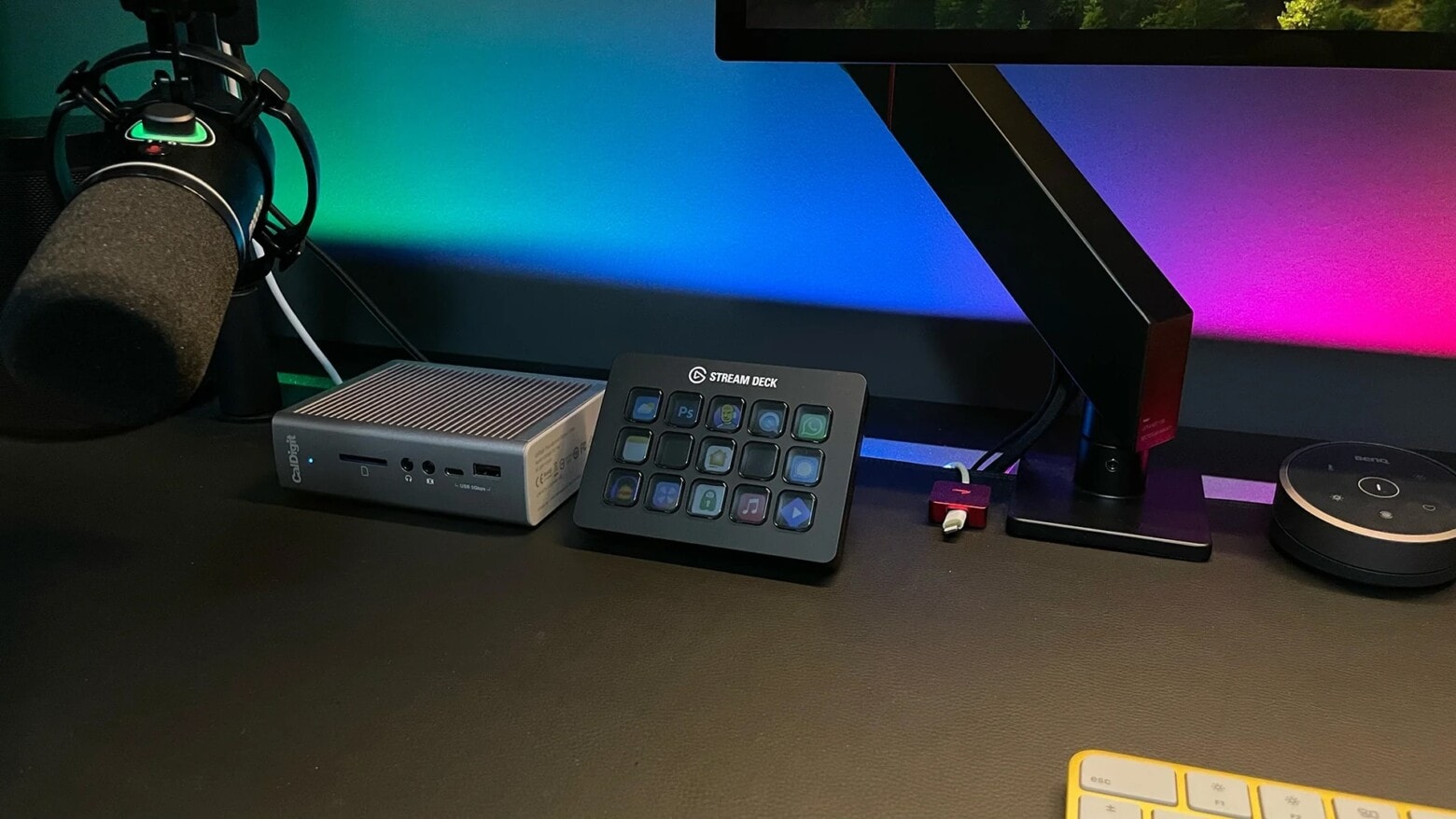 YouTuber loves his Elgato Stream Deck [Setups] | Cult of Mac