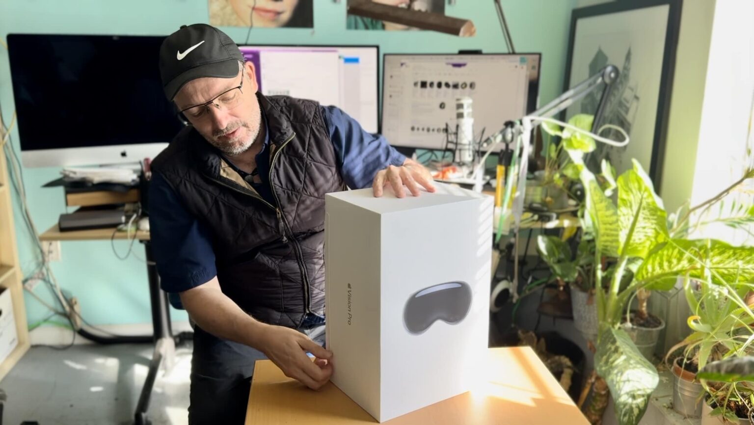 Apple Vision Pro unboxing and first impressions | Cult of Mac