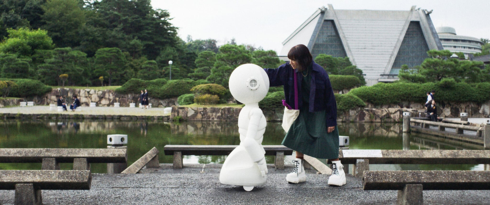 Now streaming: Rashida Jones tackles a mystery with a robot in 'Sunny'