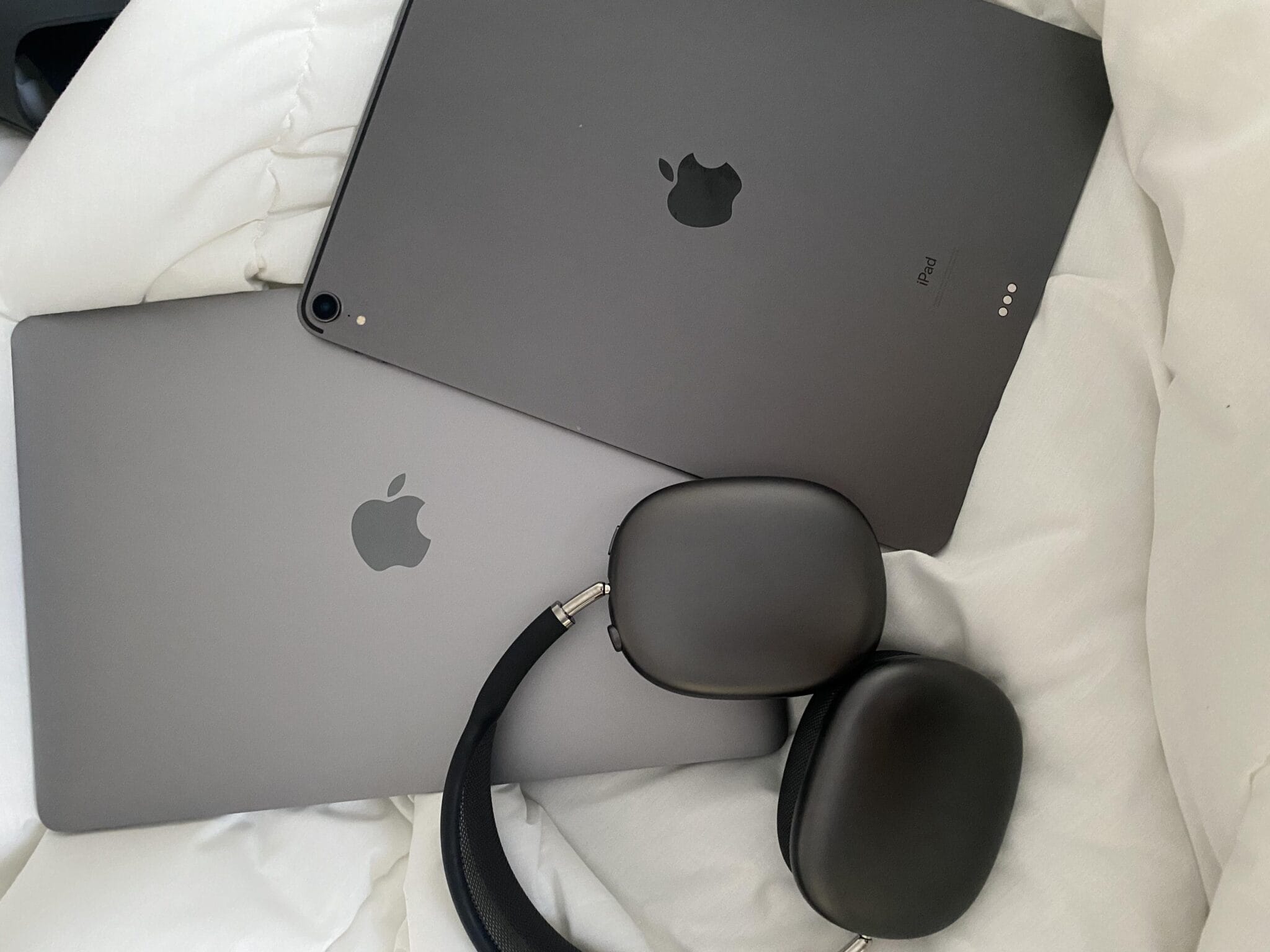 Space gray vs. silver MacBook [Buyer's guide] | Cult of Mac