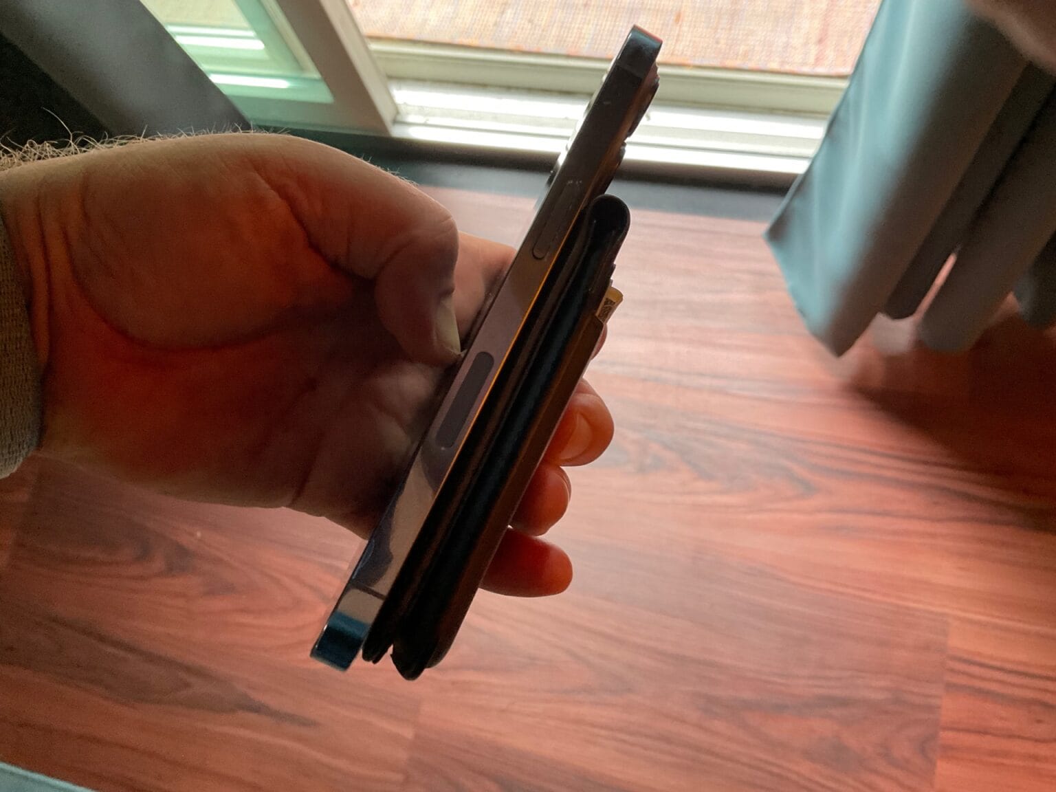 Journey LOC8 MagSafe wallet and stand works with FindMy | Cult of Mac