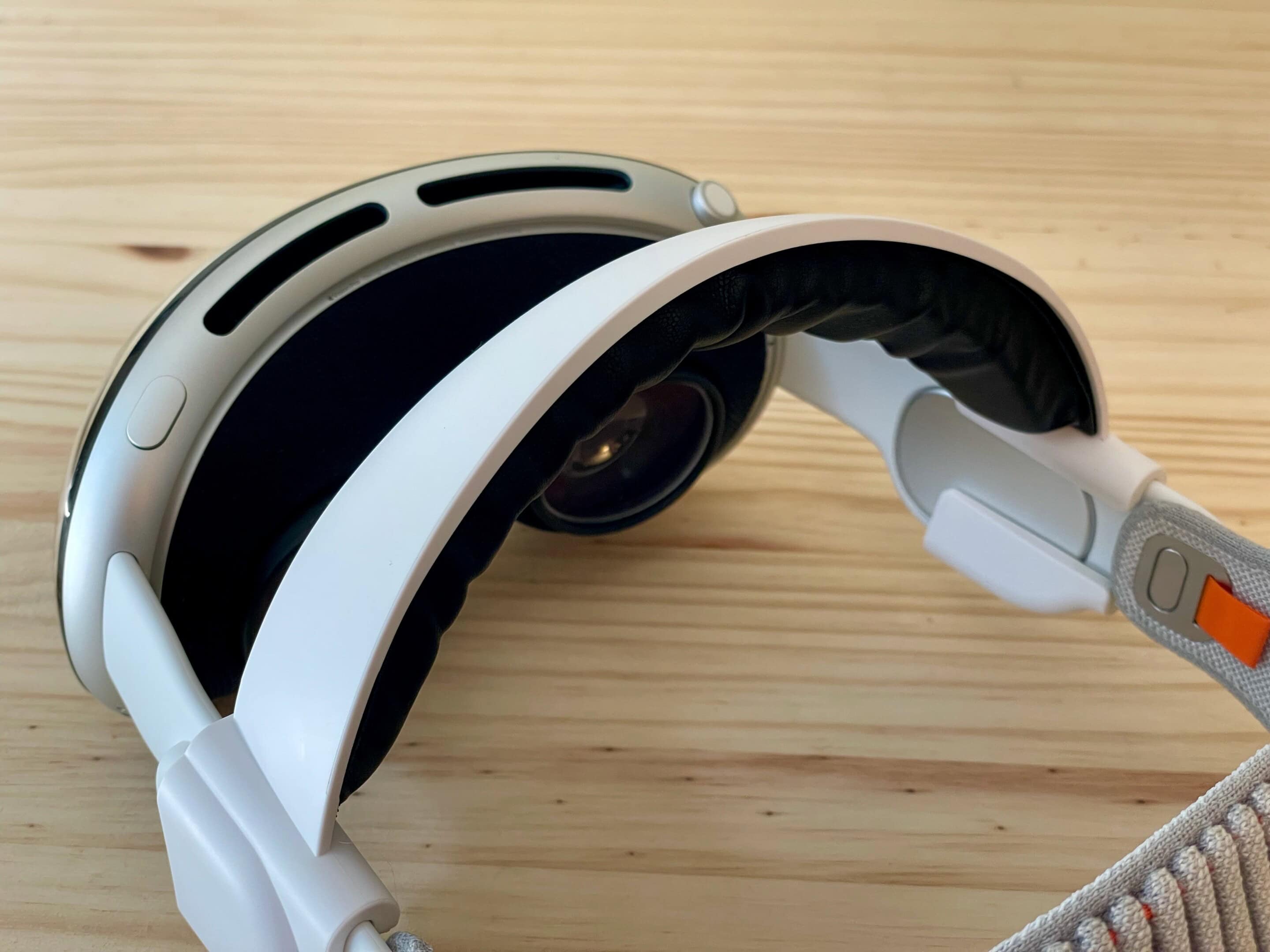 Dual Knit Band: Original Vision Pro owners can upgrade for $99 | Cult ...