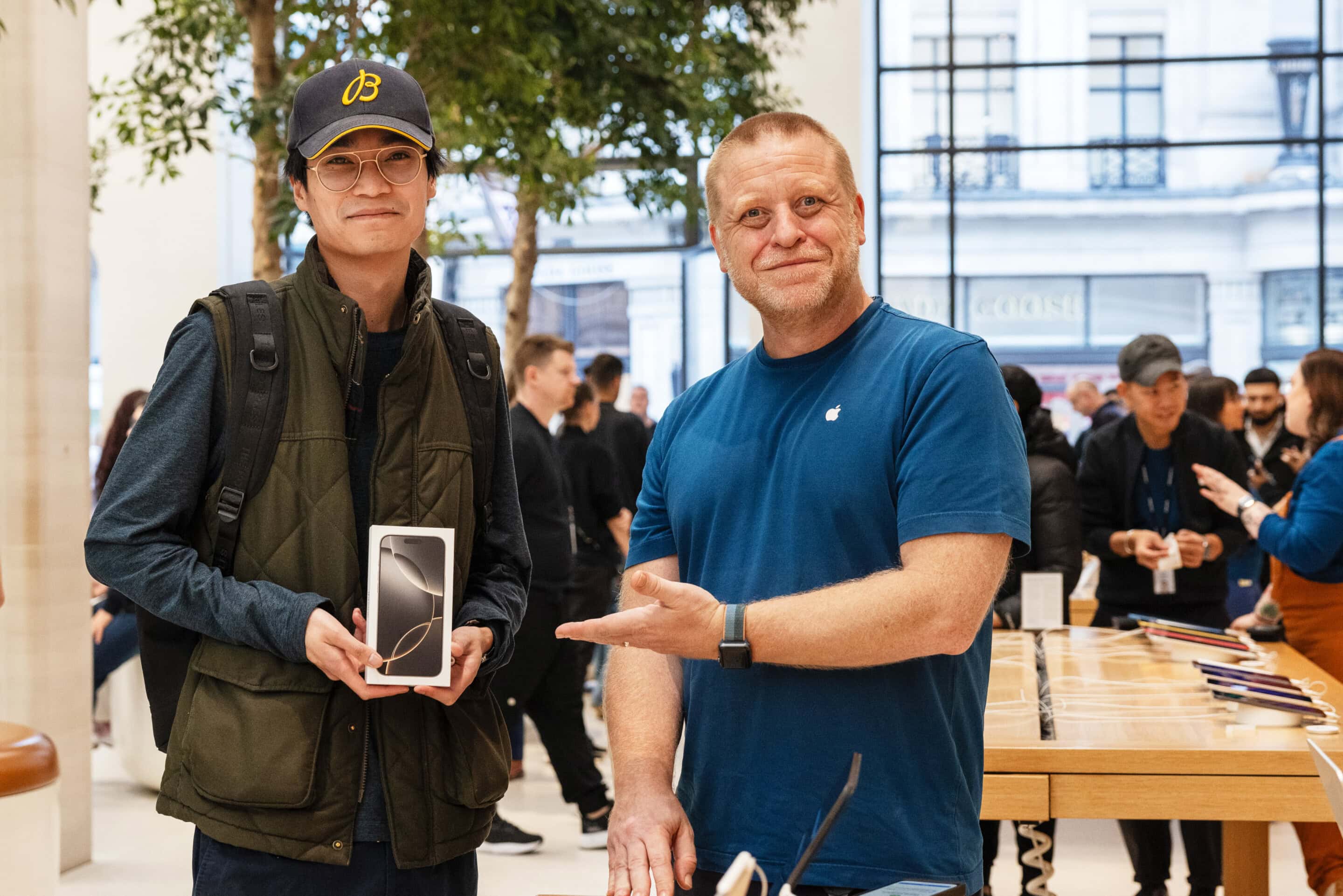 iPhone 16 launch day photos show crowded Apple Stores globally | Cult ...