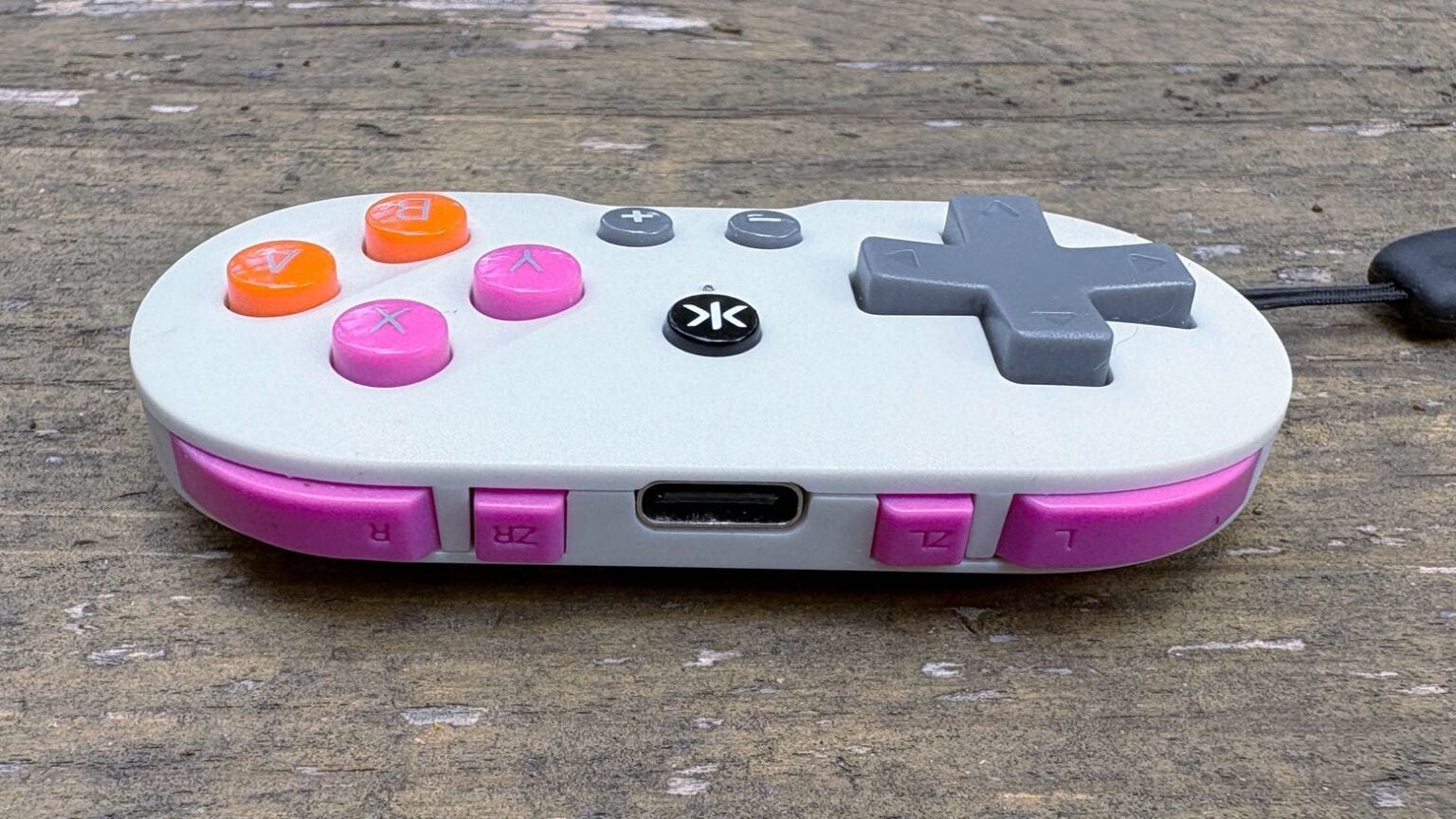 CRKD Atom review: Tiny iPhone game controller | Cult of Mac