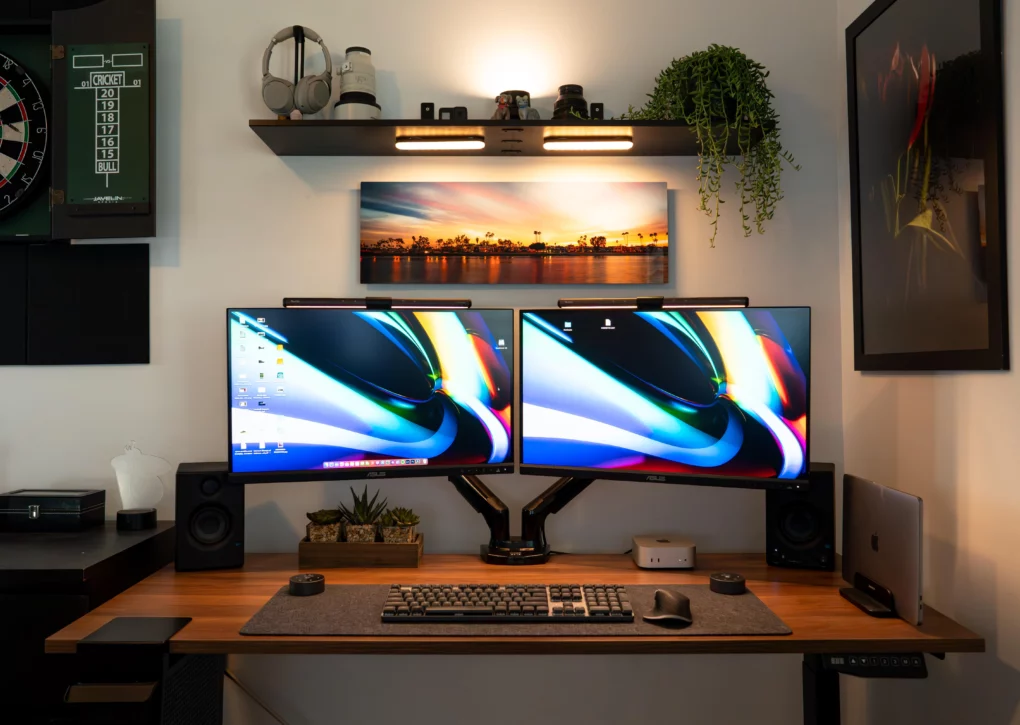 Asus displays on dual mount serve M4 Mac mini | Cult of Mac