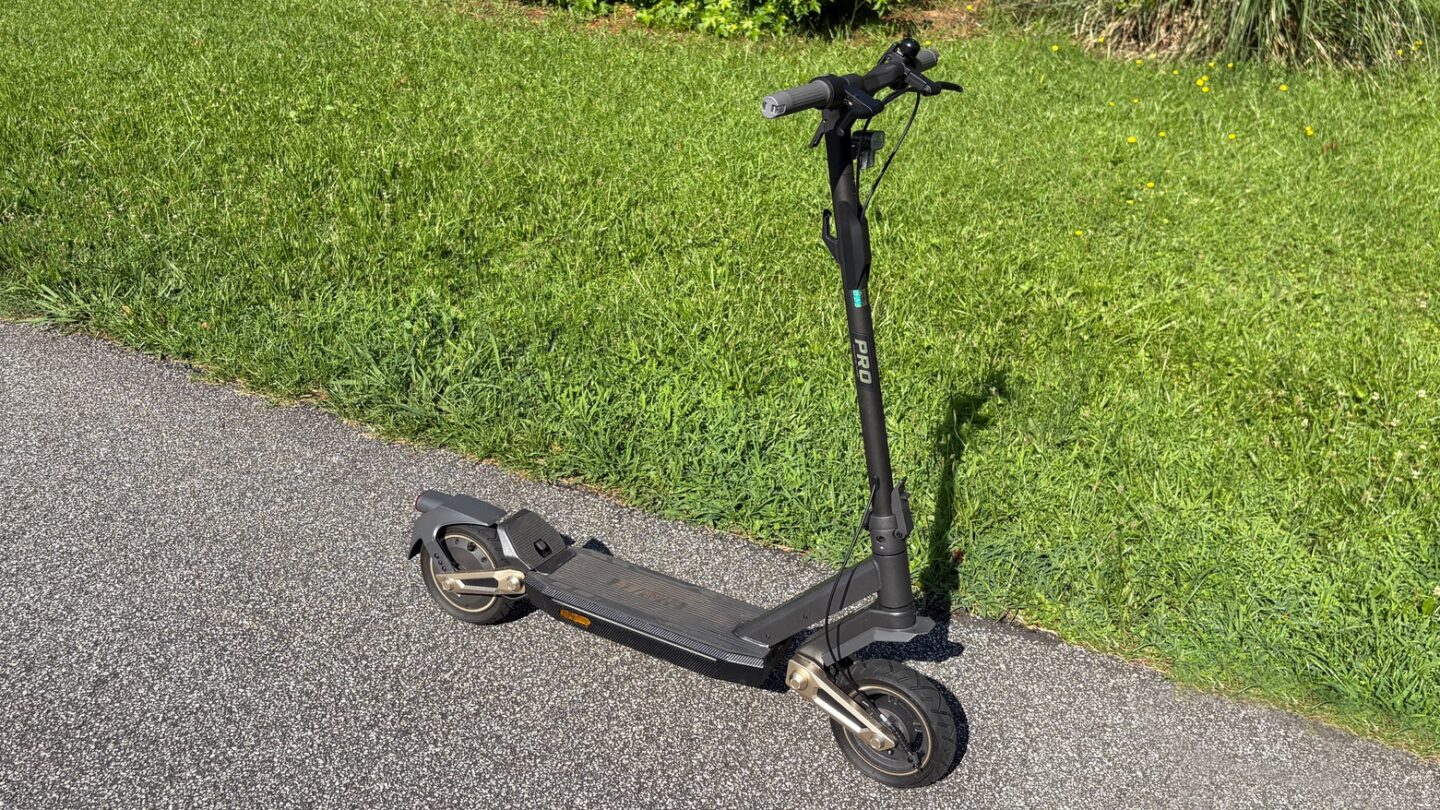 Navee ST3 Pro Electric Scooter review: Powerful, fun, useful | Cult of Mac