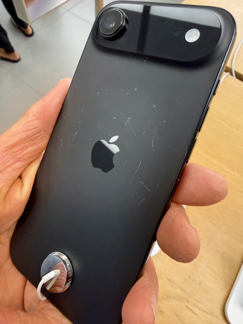 iPhone 17 scratches: Scratchgate is real, I've seen it myself! | Cult ...